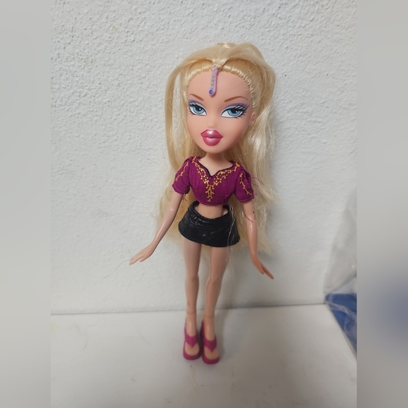 Bratz | Toys | 206 Mga Entertainment Htf Bratz Genie Magic Cloe Doll ...